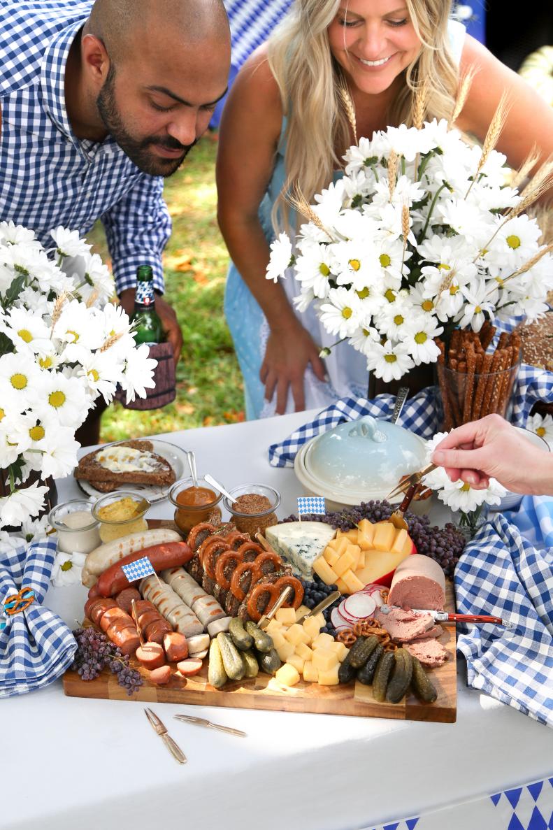 The Wurst Party Ever: DIY Oktoberfest House Party Ideas - The Savvy Swaréy