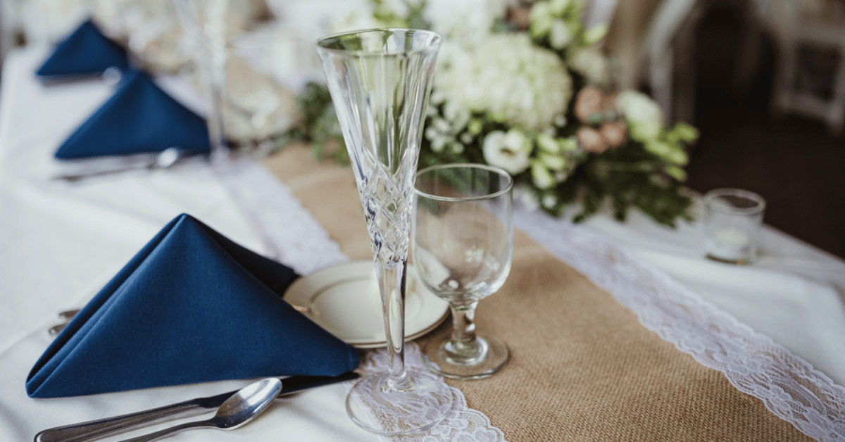 10 Stylish Wedding Table Setting Ideas Without Plates